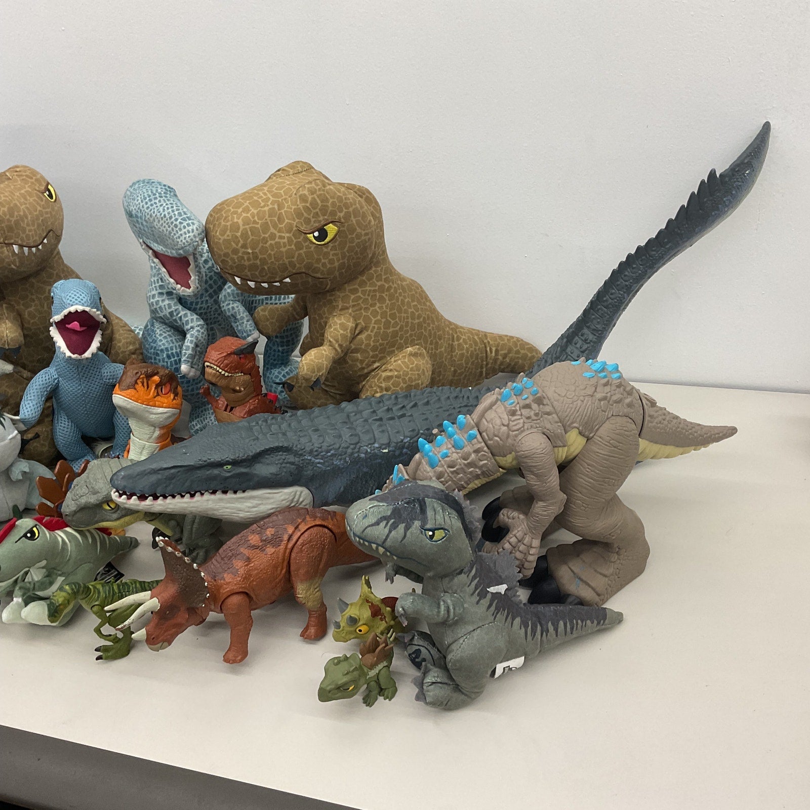 Jurassic World Action Figures Plush Wholesale Bulk Toy Lot Dinosaurs ...